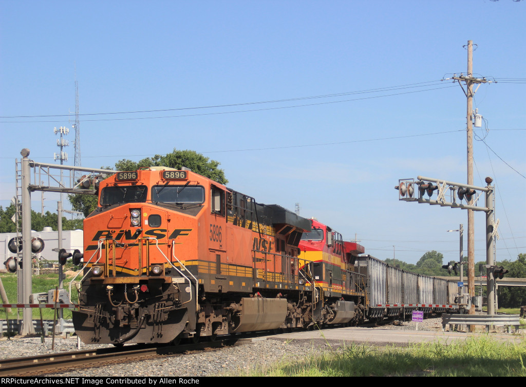 BNSF 5896